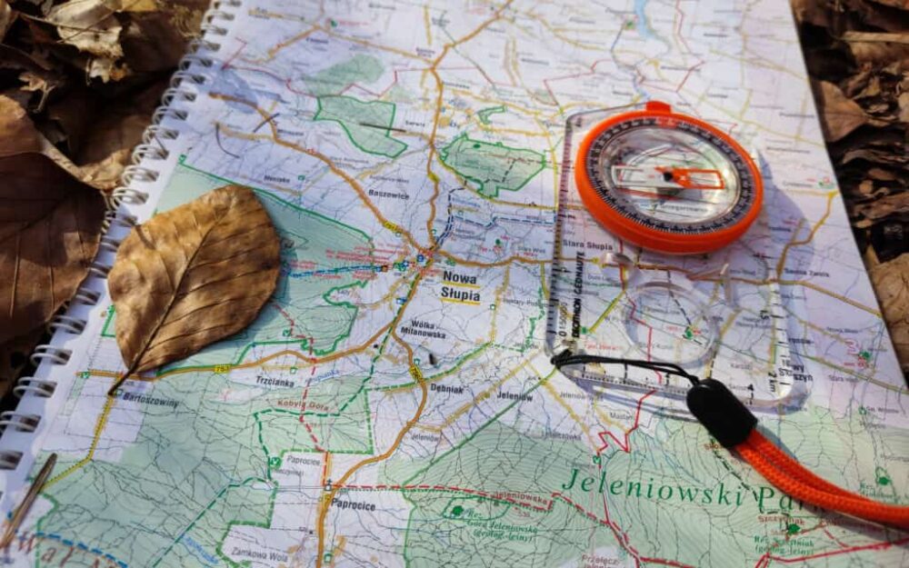 Jak korzystać z mapy i kompasu - poradnik dla początkujących