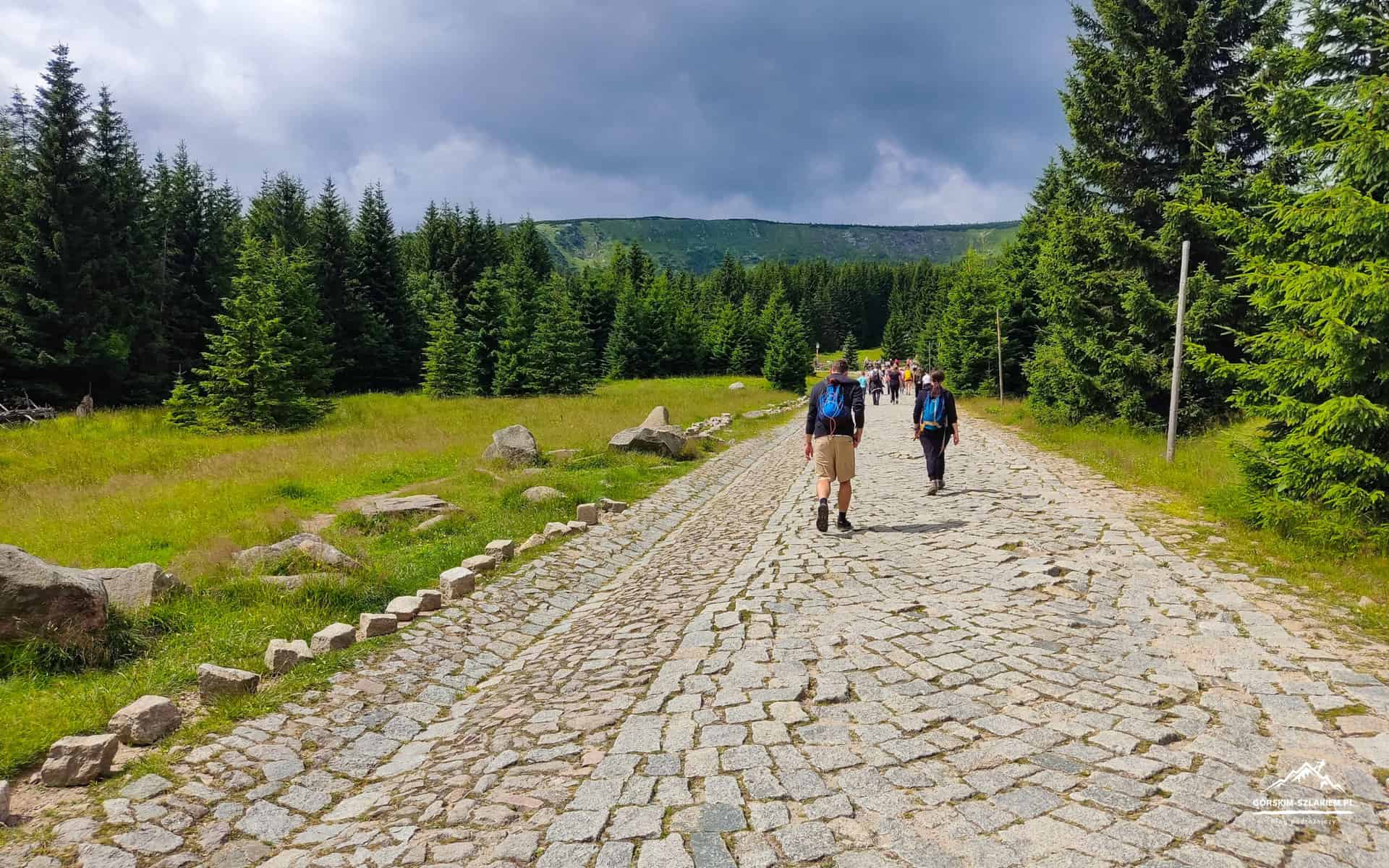 Śnieżka z Karpacza - wycieczka na Śnieżkę w Karkonoszach