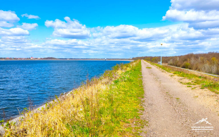 Zalew Mietkowski - plaża i trasa spacerowa w Mietkowie